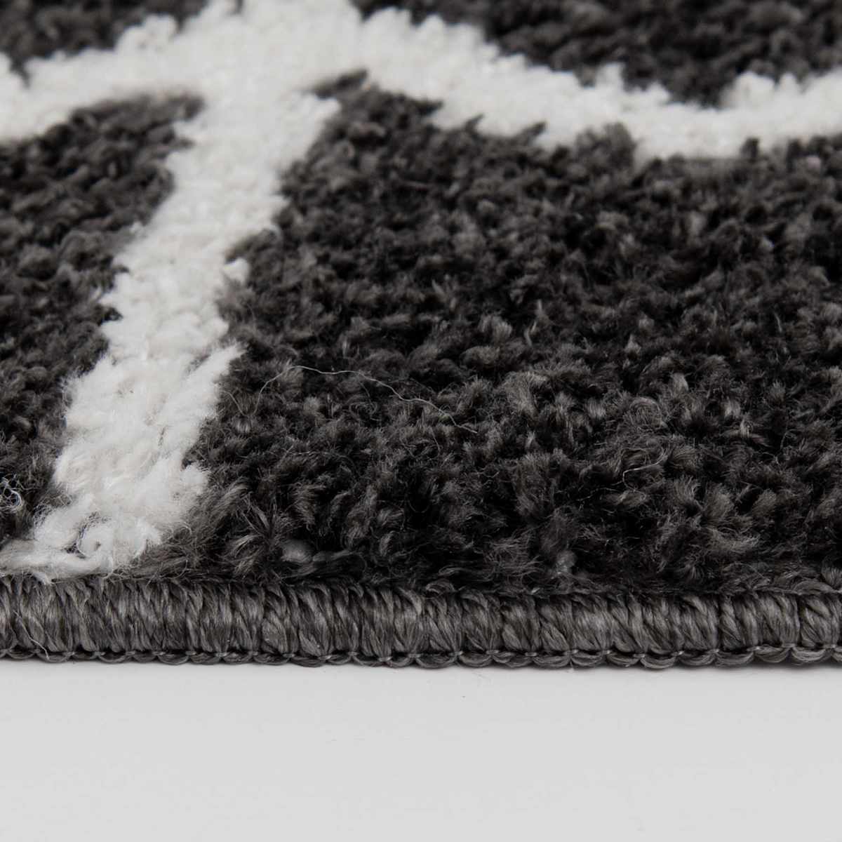 (D557) Mirabella Grey Area Rug, 5x7