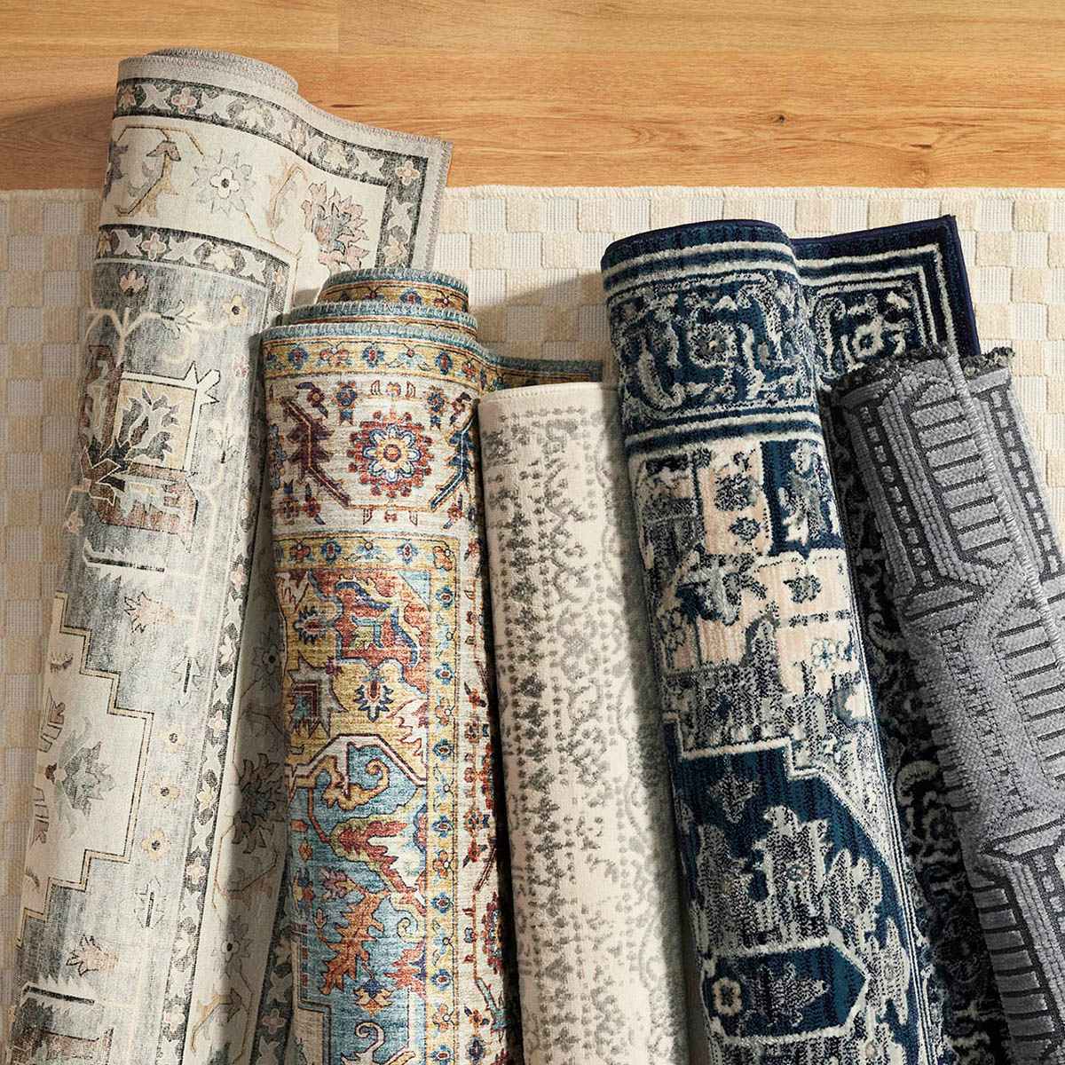 (B542) Caprice Vintage Navy Blue Area Rug, 5x7