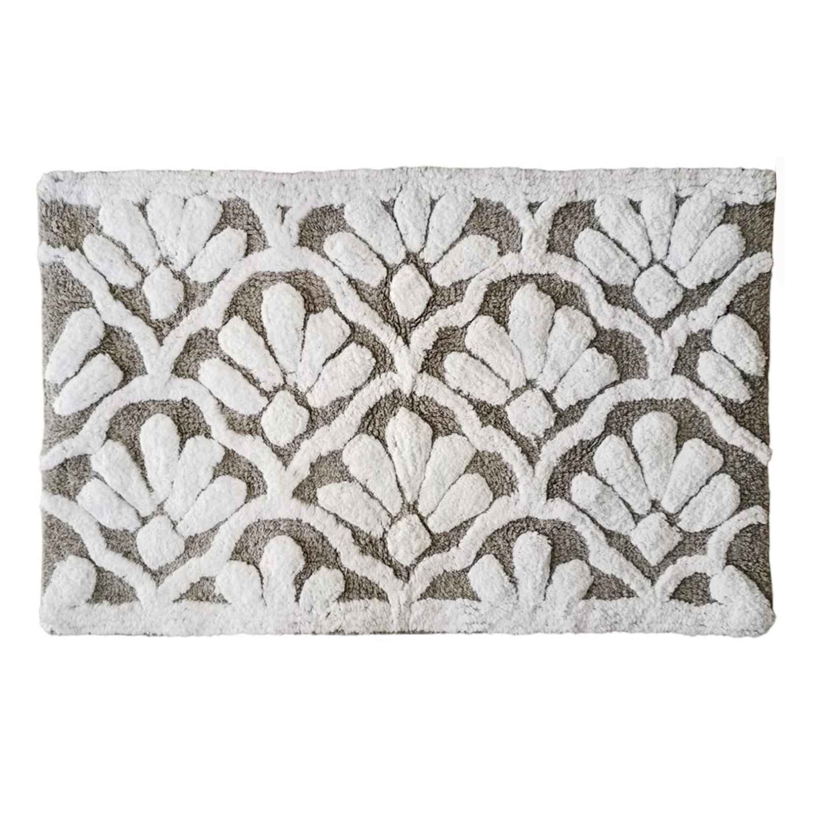 Providence Grey Shell Bath Rug, 20x30