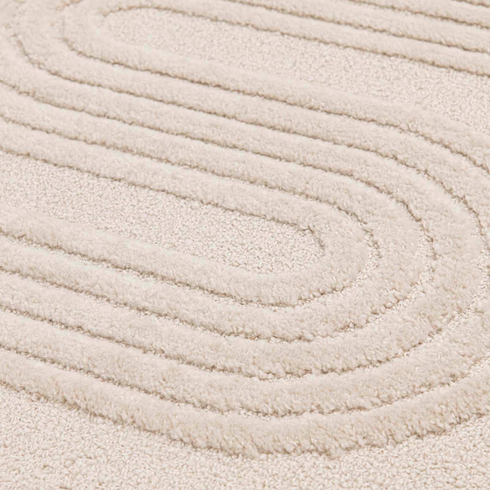 White Tufted Accent Rug, 4x6