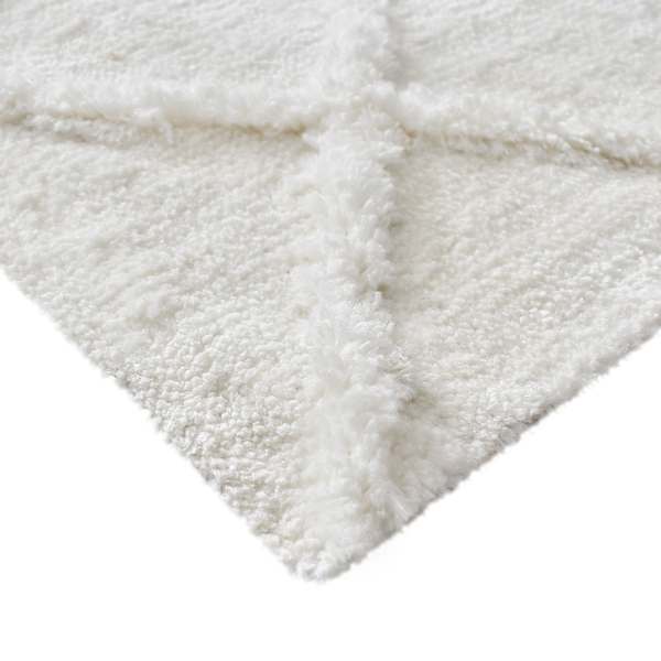 (B813) Ivory Diamond Tufted Shag Runner, 2x7