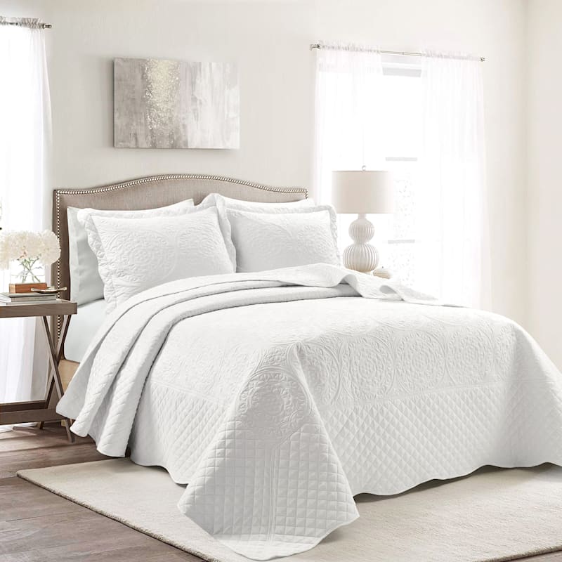 Found Fable 3 Piece White Medallion Scalloped Bedspread Set Queen