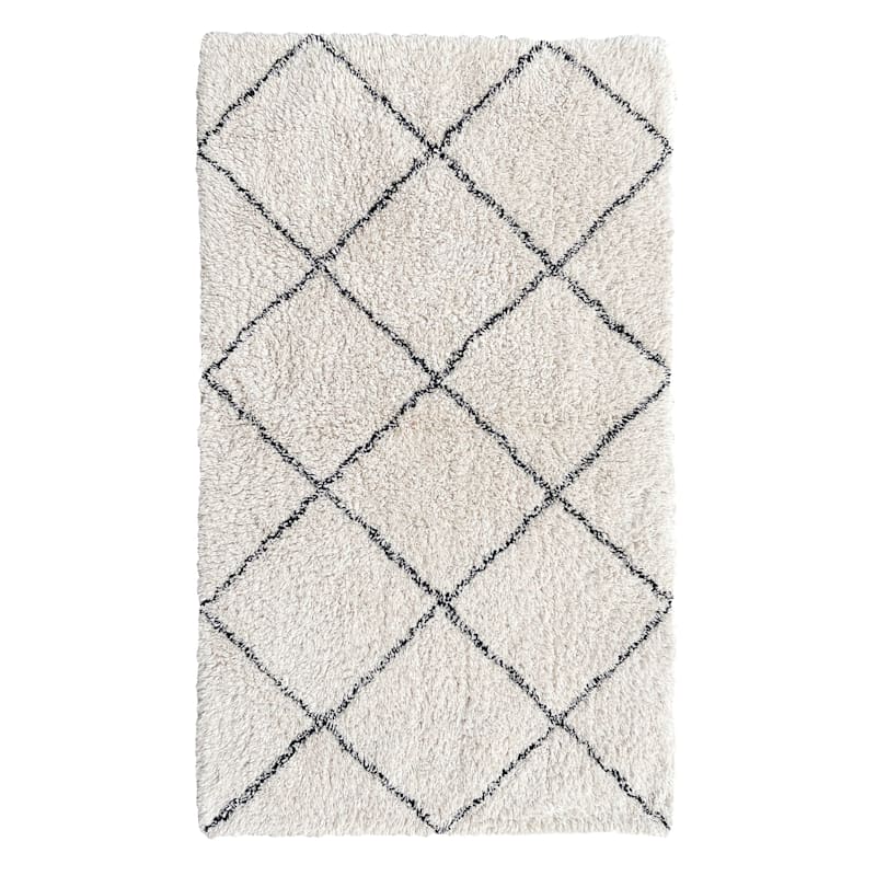 (B775) Found & Fable White Diamond Design Accent Rug, 2x4