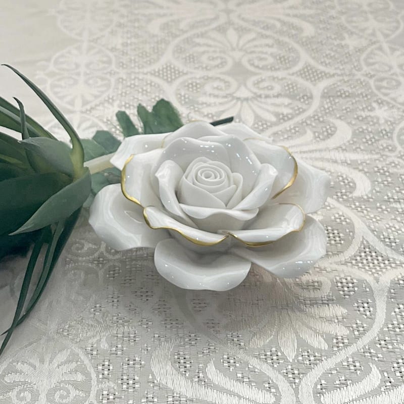 Providence White Porcelain Flower, 4x2
